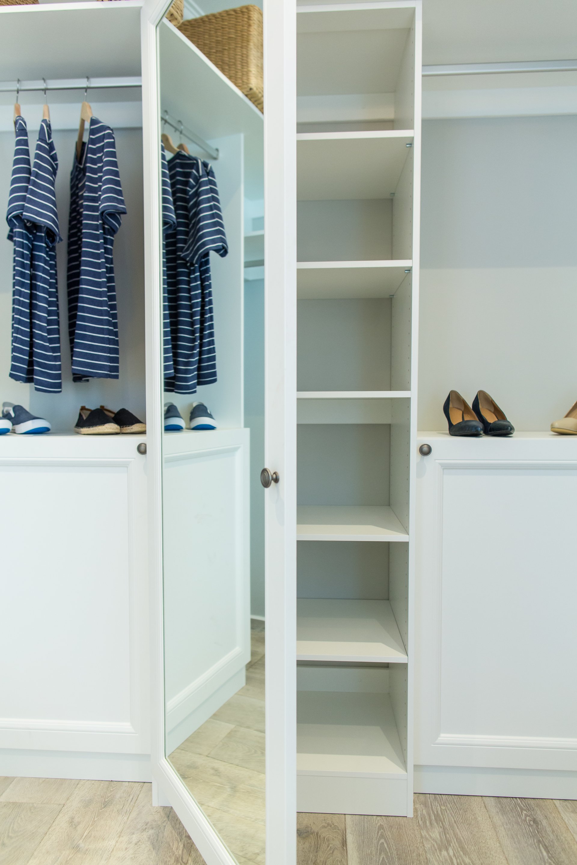 Walk-In Wardrobes & Walk In Robe Fit Outs Perth | Uzit