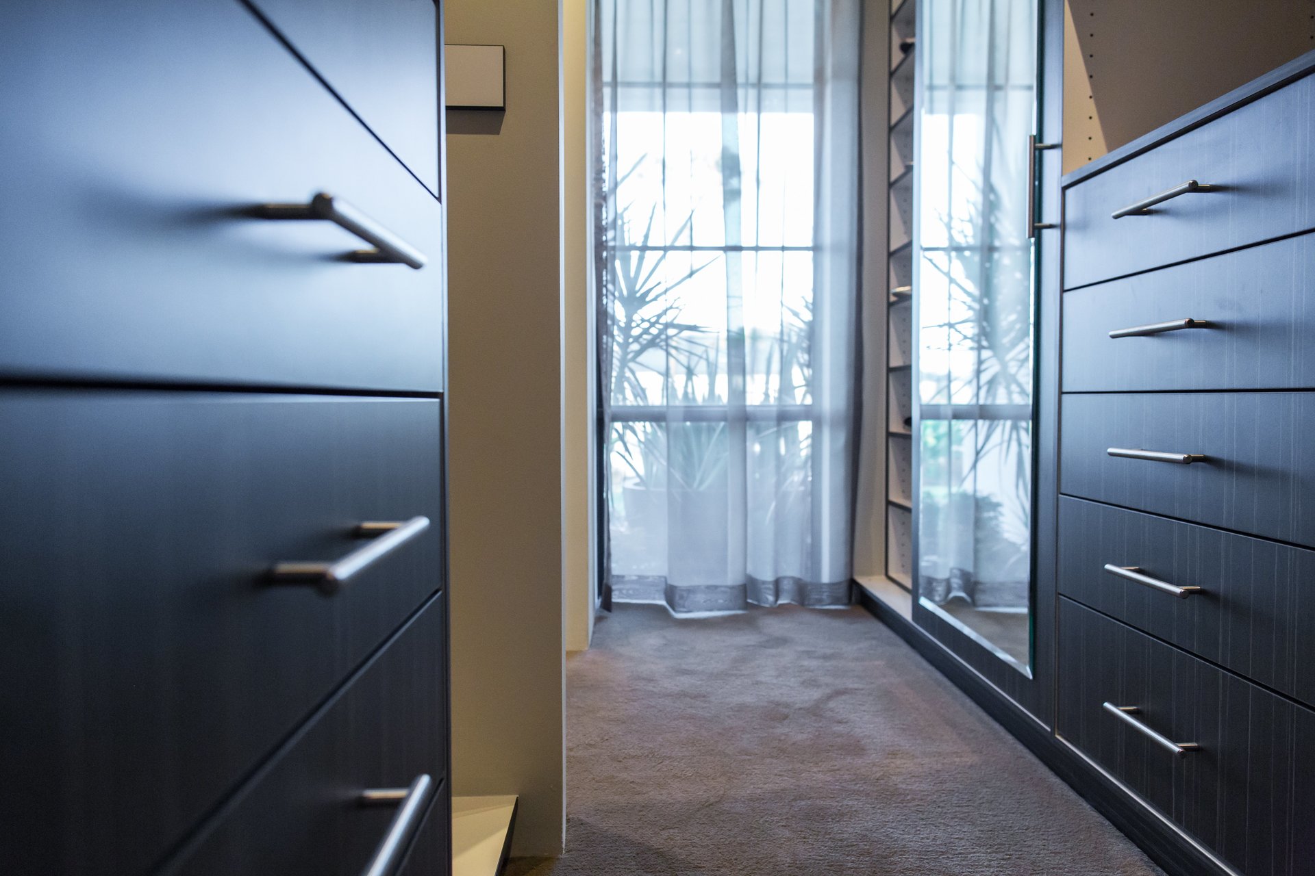 Walk-In Wardrobes & Walk In Robe Fit Outs Perth | Uzit