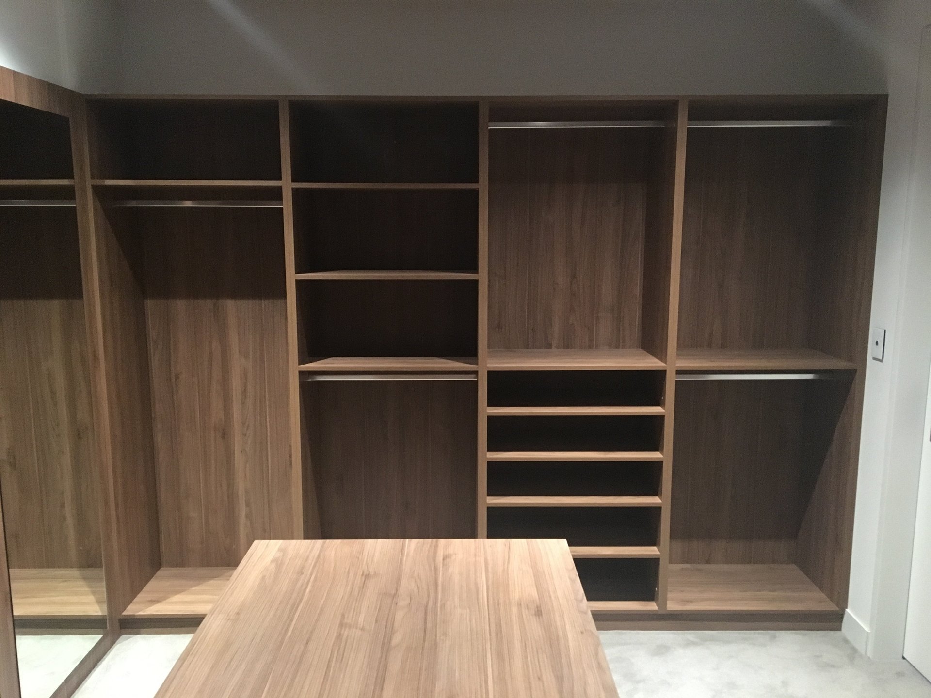 Walk-In Wardrobes & Walk In Robe Fit Outs Perth | Uzit