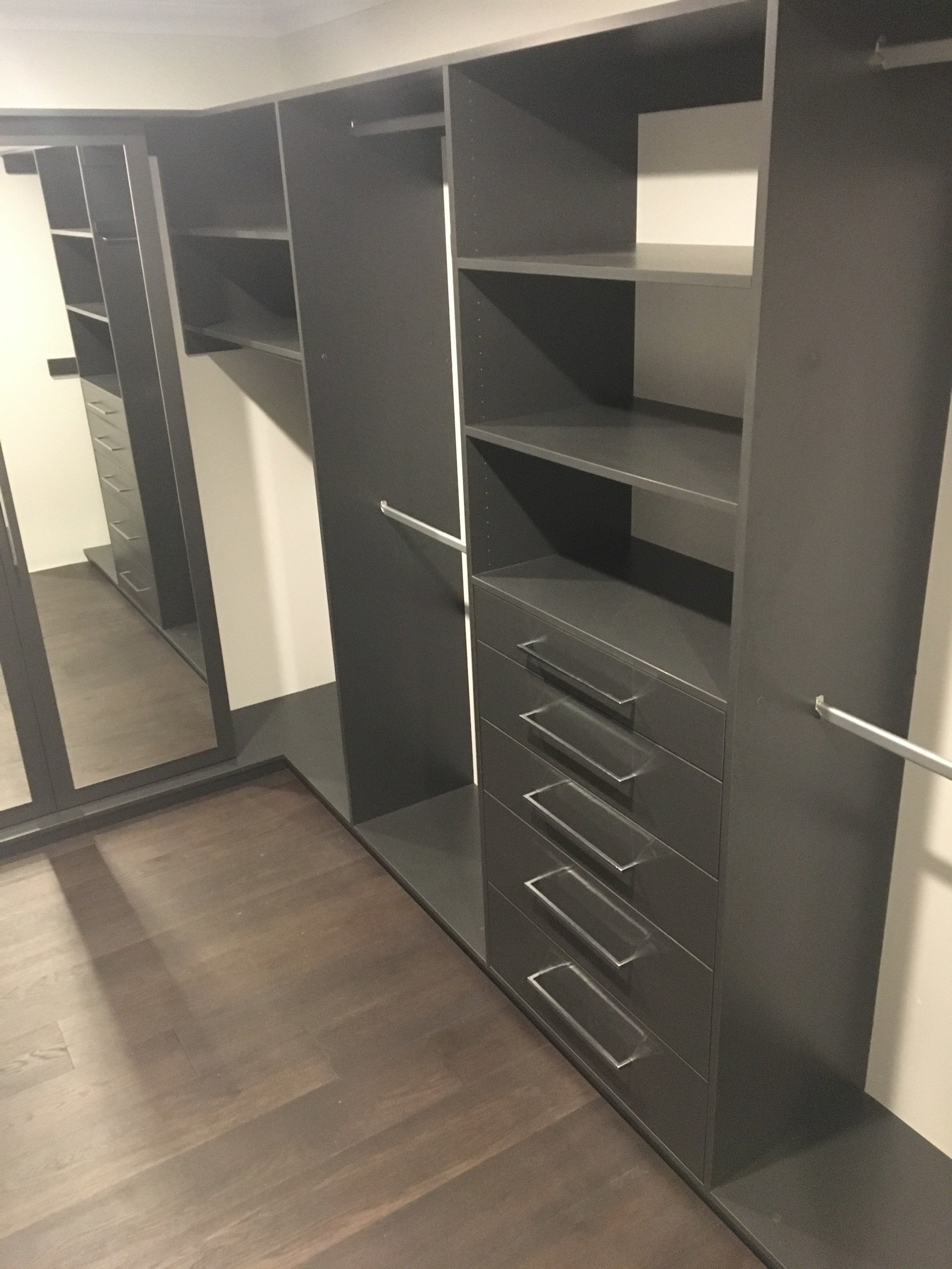 Walk-In Wardrobes & Walk In Robe Fit Outs Perth | Uzit