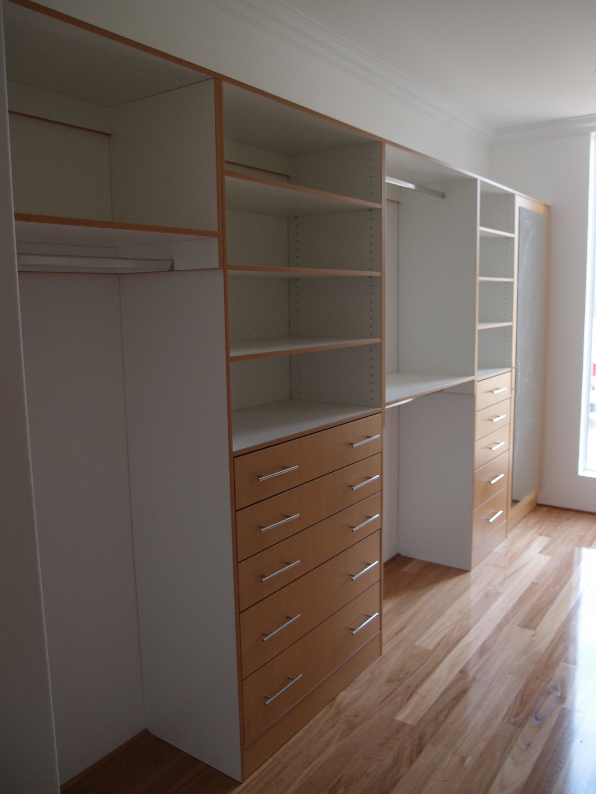 Walk-In Wardrobes & Walk In Robe Fit Outs Perth | Uzit