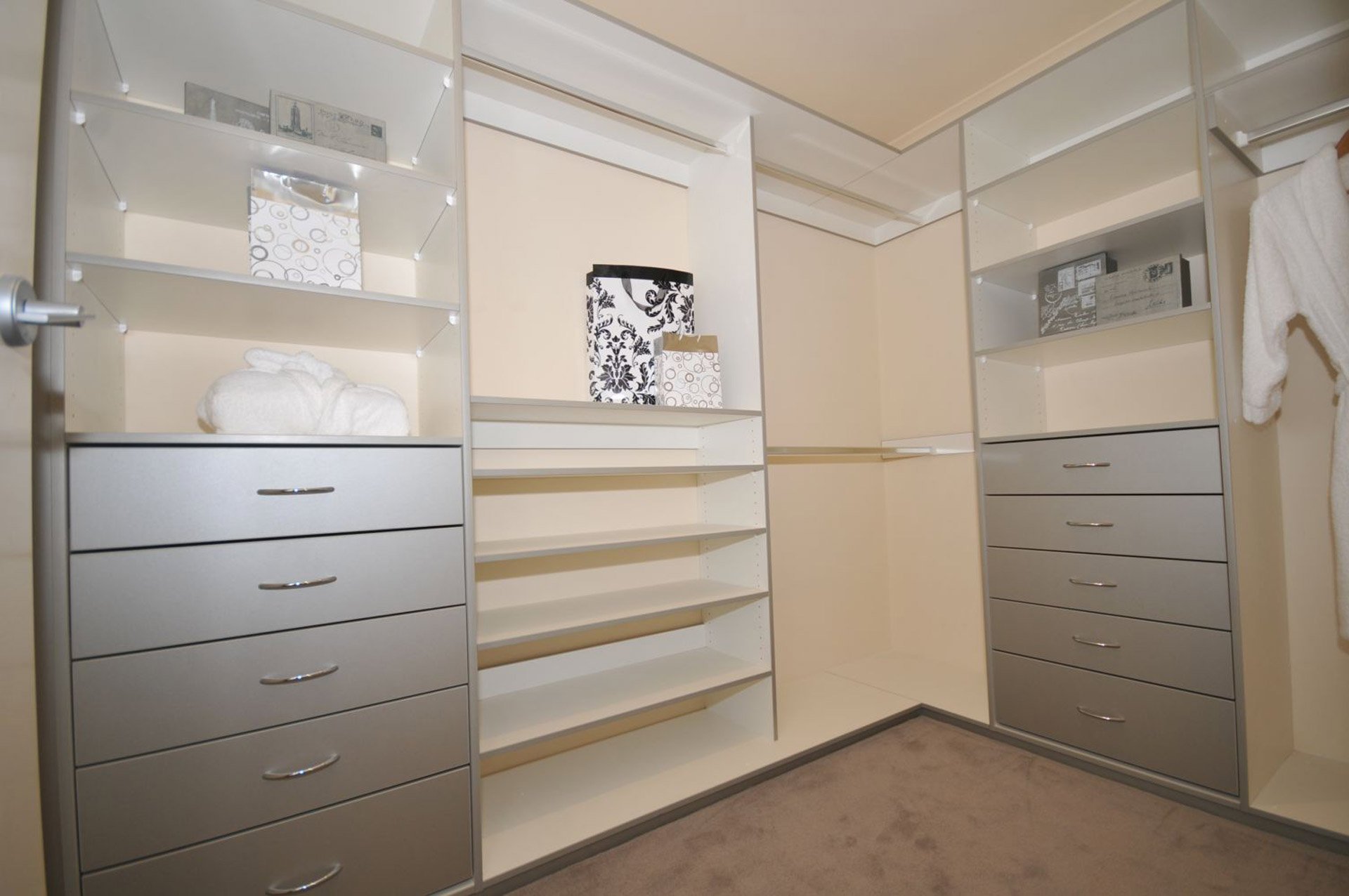 Wardrobes - Wardrobe Internals - Built In & Walk-In Robes - Closet ...