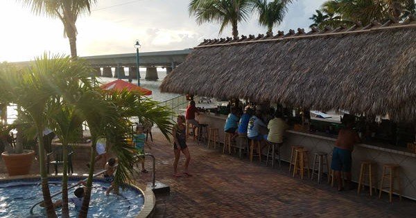Florida Keys Tiki Bar Crawl Up The Keys Tours Key West