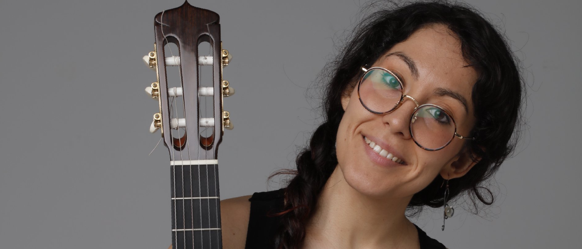 Maria Ribera guitarrista