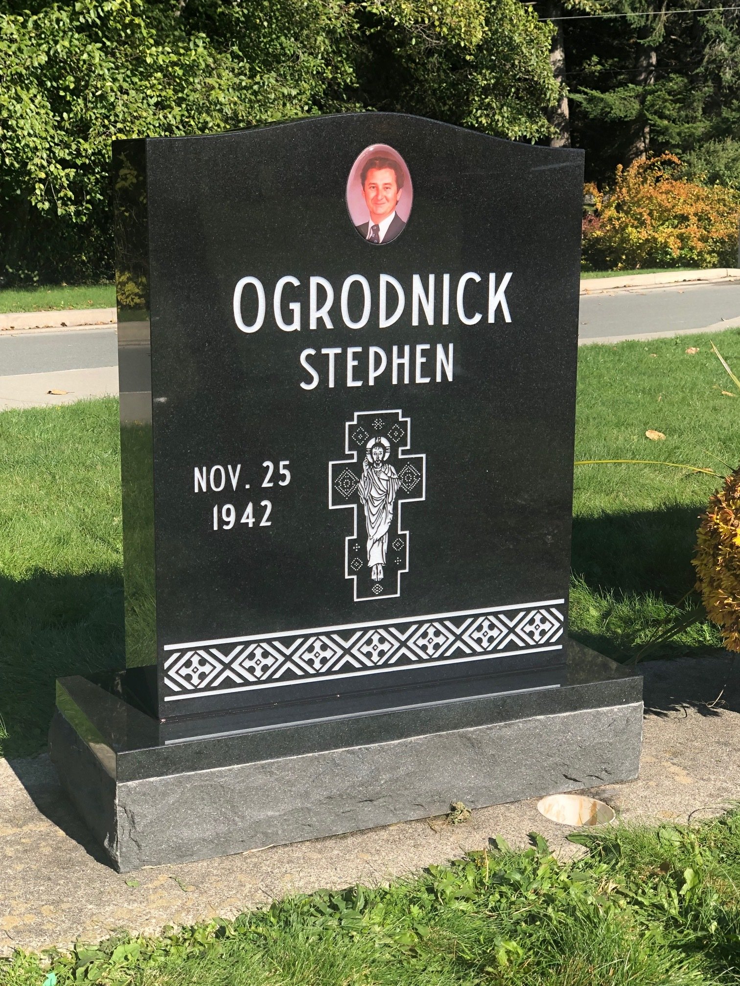 Surrey Monument Co. | Granite Monuments