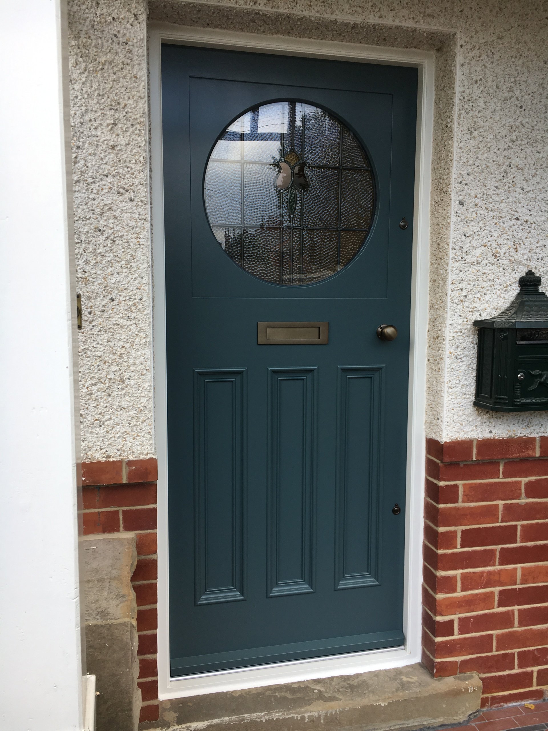 Front doors and wooden doors fitted across Leeds