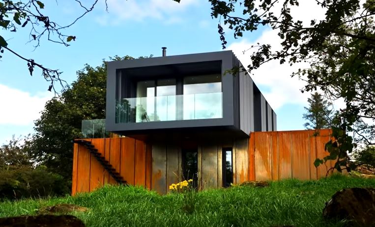 Shipping Container Homes- A Video Highlighting 38 Amazing Cargo ...
