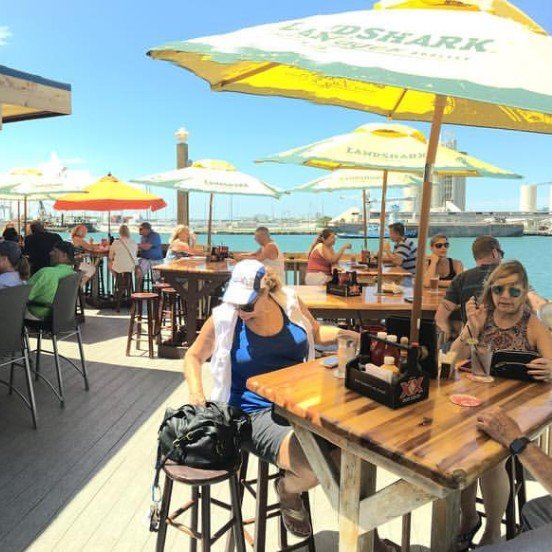 Port Canaveral Restaurant | Fishlips Waterfront Bar & Grill