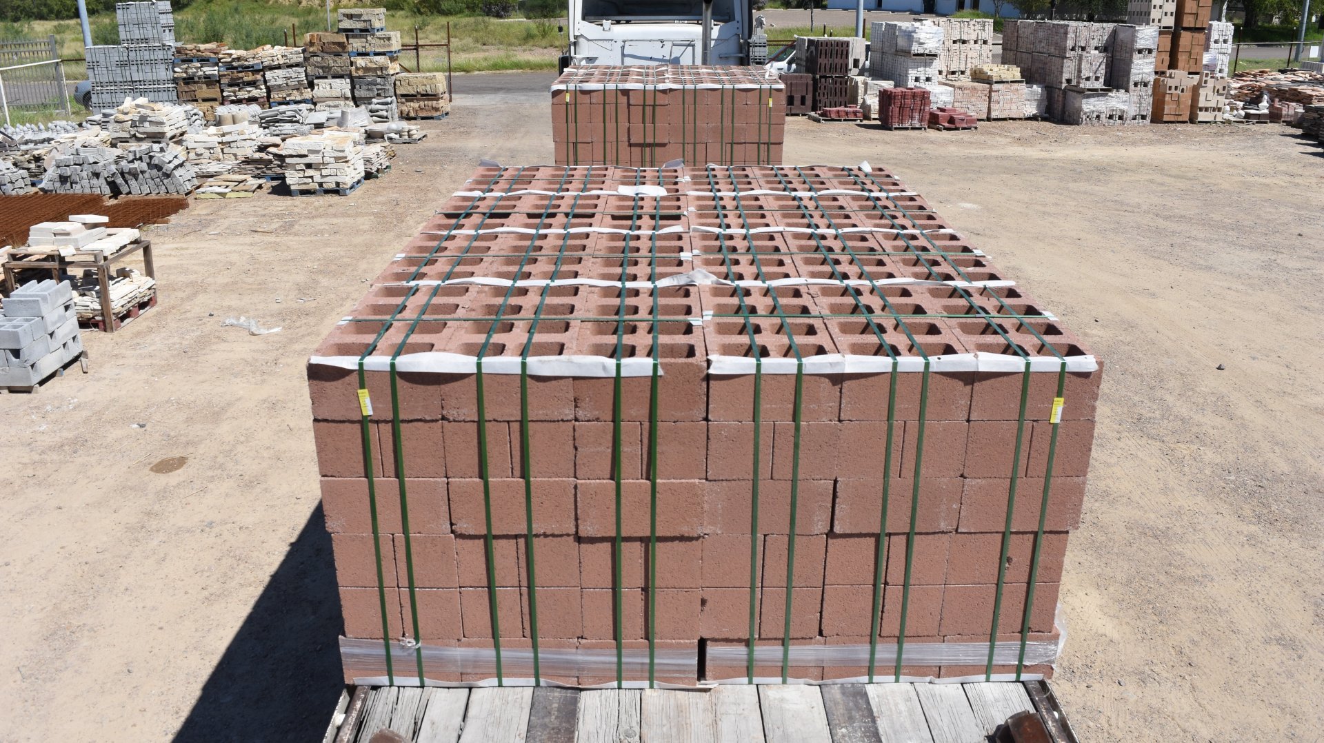 Masonry Supplies Laredo, TX | Natural Stone Supplier & Concrete Materials