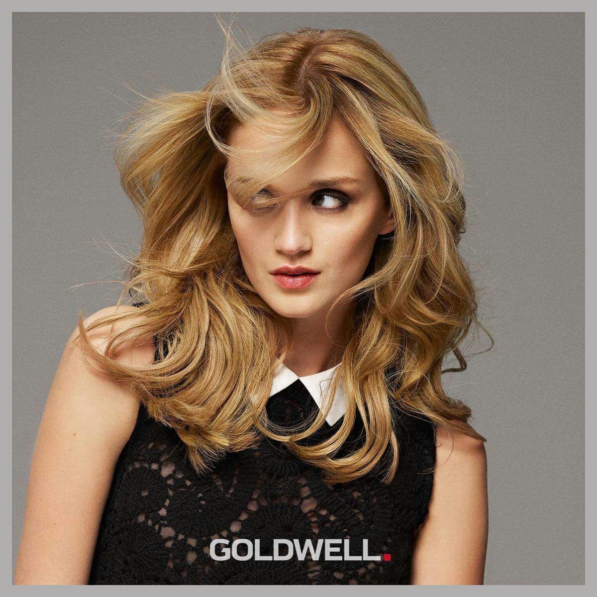 Kapsalon voor top Haarmode. Pruiken en Haarwerken