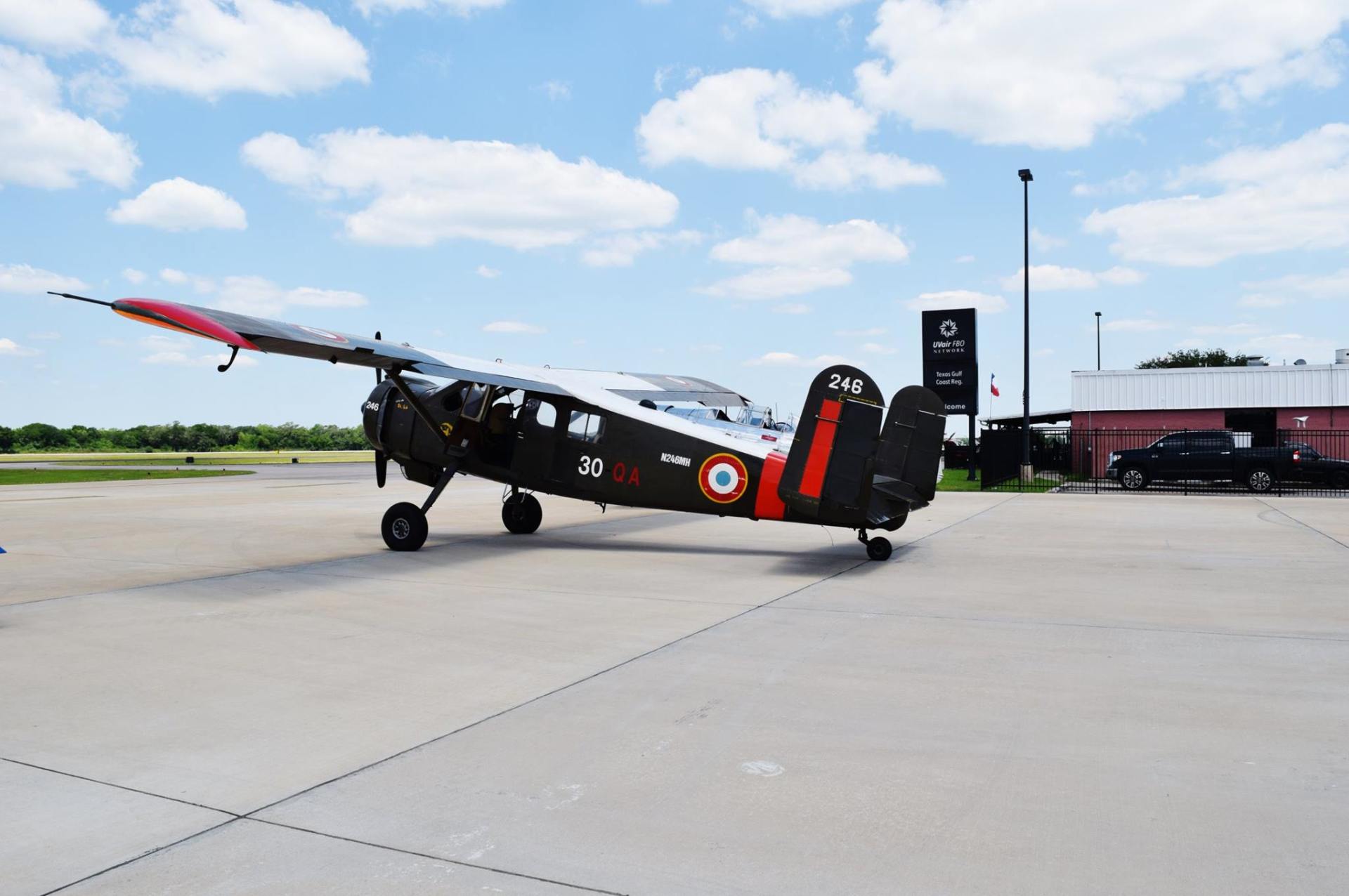 Runway Cafe | SEAFOOD RESTAURANT Angleton, TX