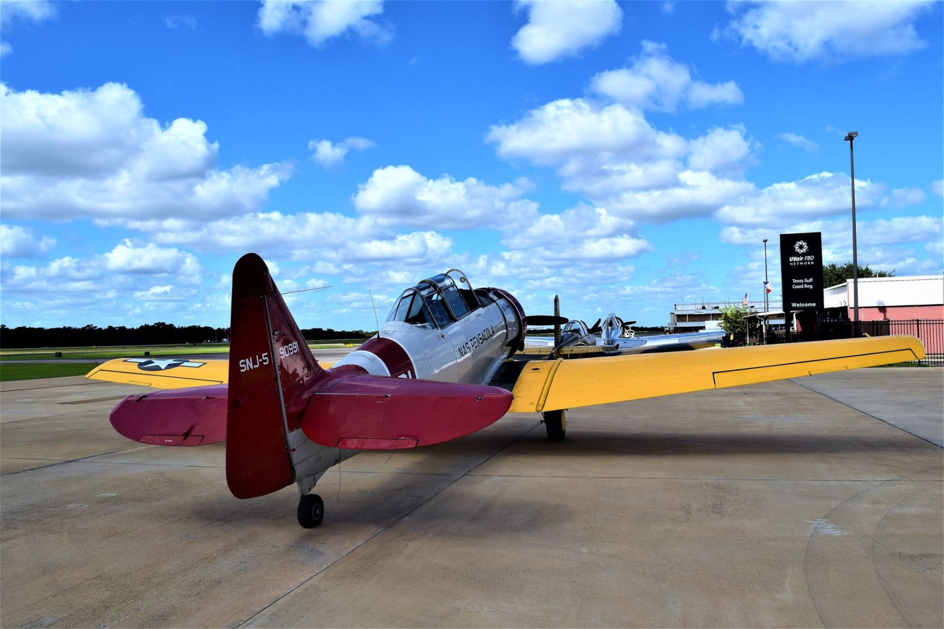 Runway Cafe | SEAFOOD RESTAURANT Angleton, TX