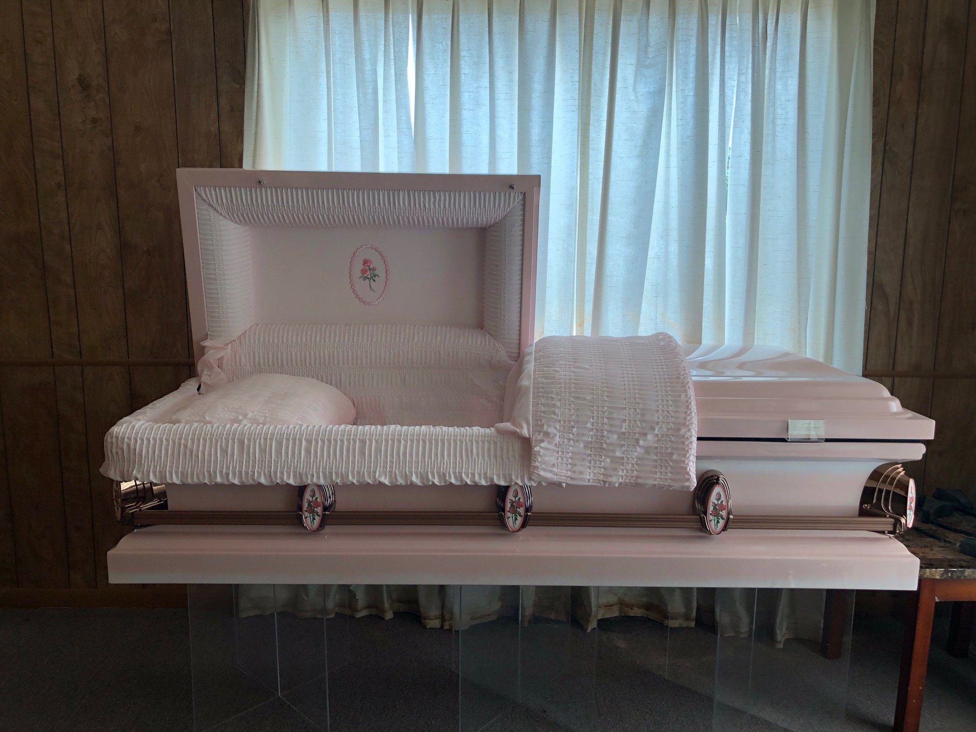 Bremond Memorial Funeral Home | Caskets & Memorials | Texas