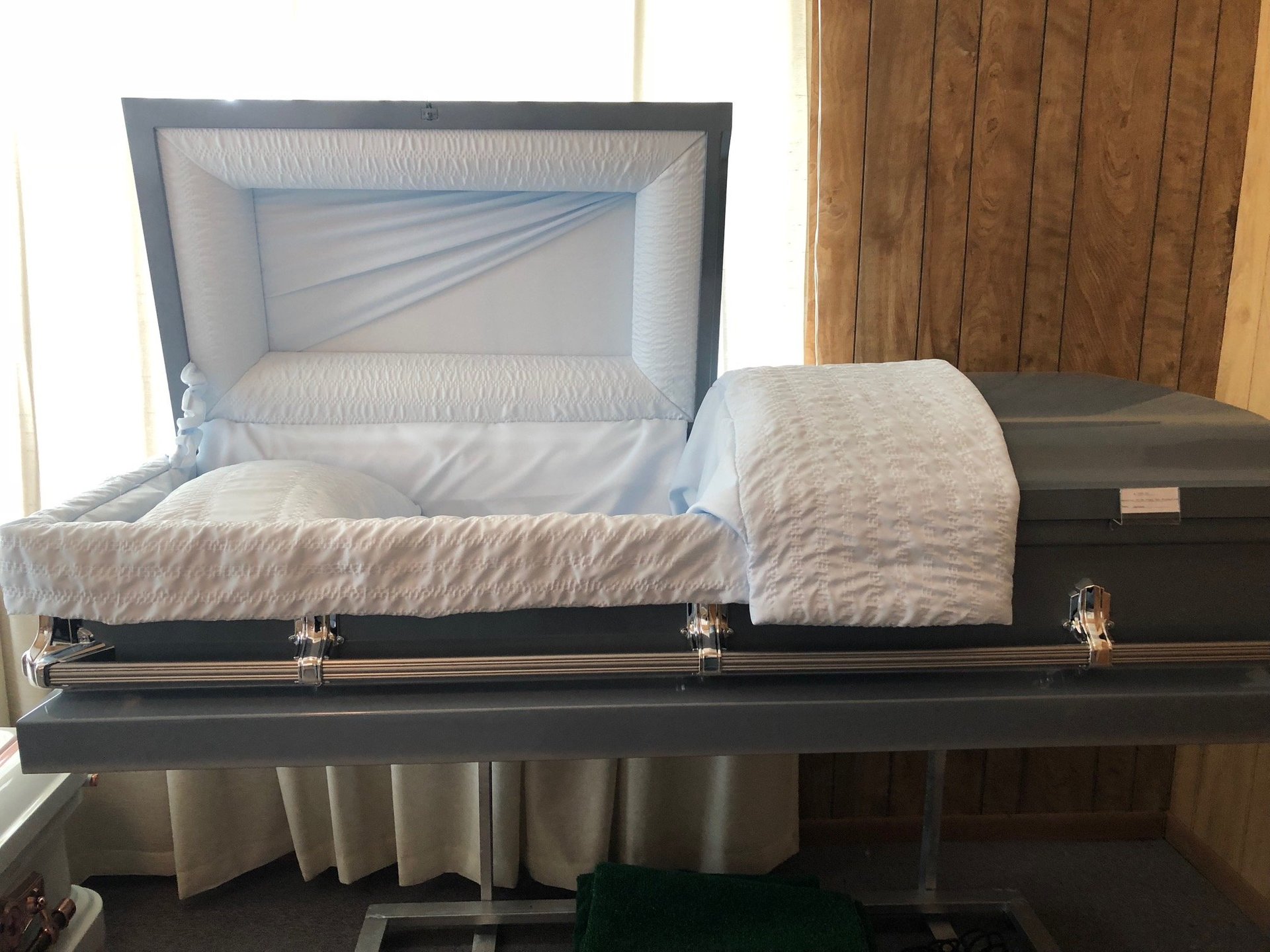 Bremond Memorial Funeral Home | Caskets & Memorials | Texas