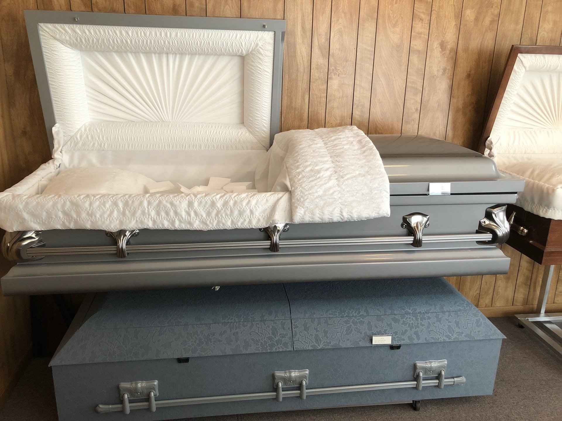 Bremond Memorial Funeral Home | Caskets & Memorials | Texas