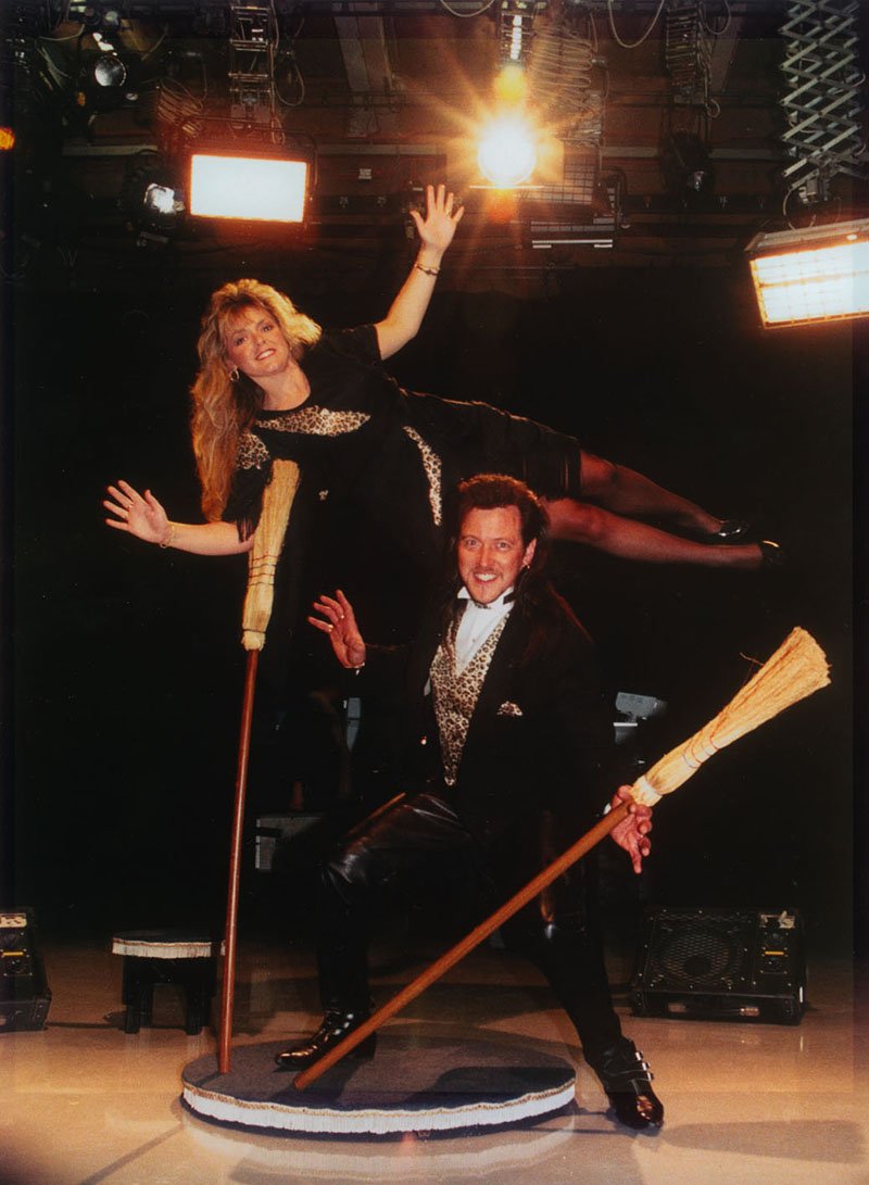 Illusionist | Garry Seagraves Magician