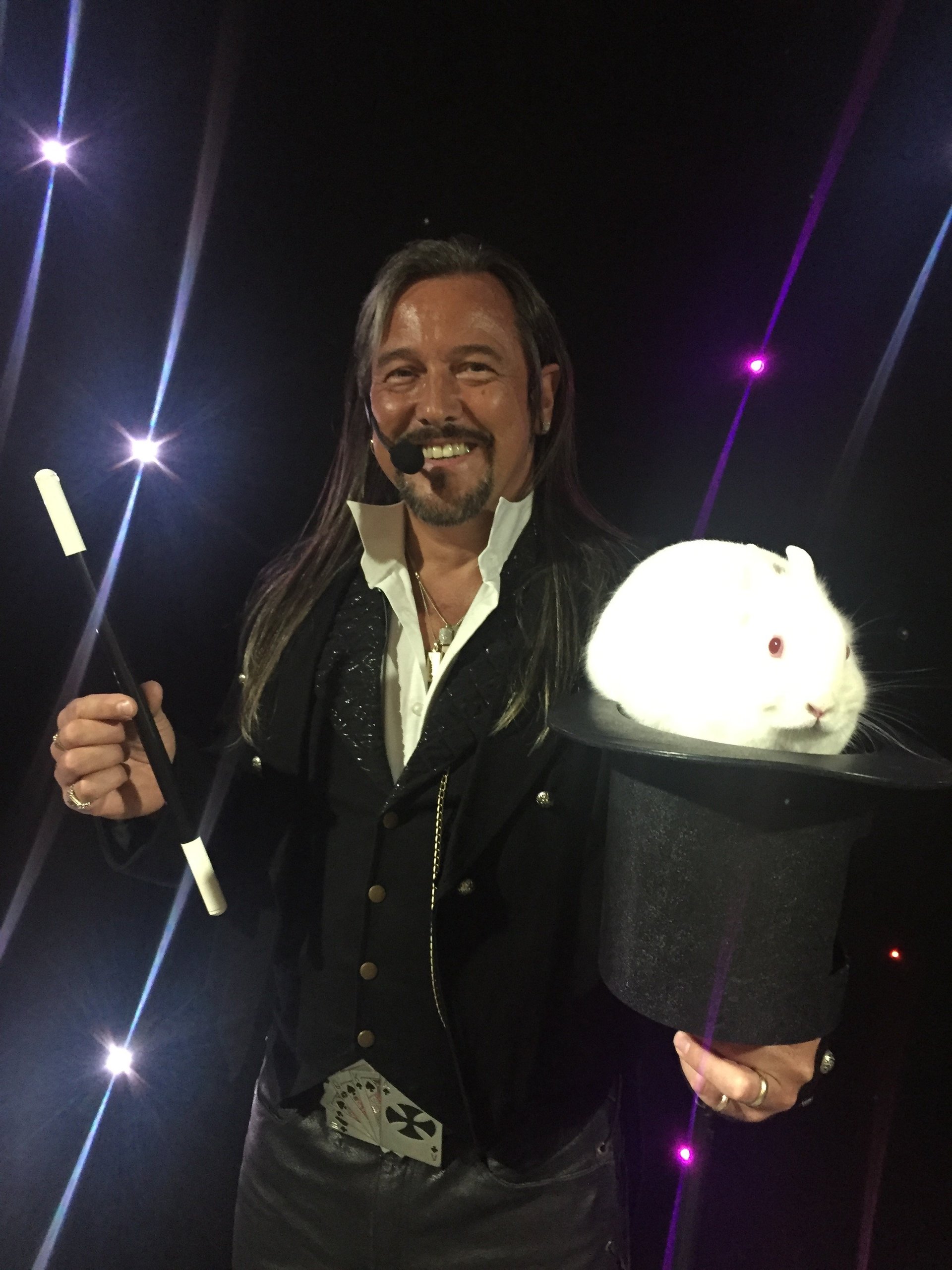 Illusionist | Garry Seagraves Magician