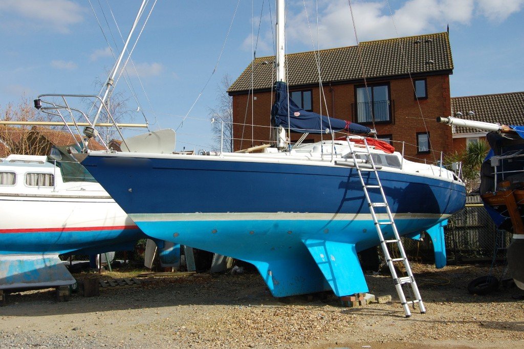 Marine yacht surveyor South Coast UK