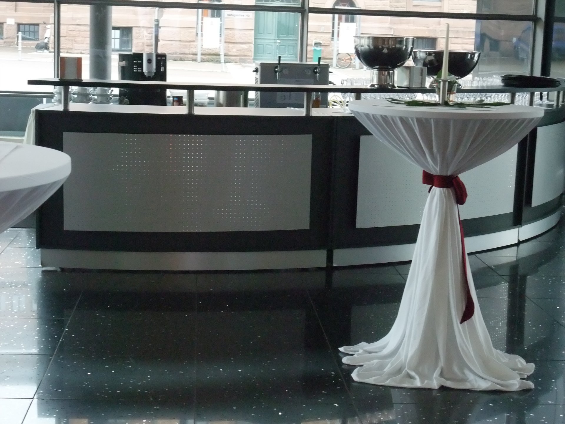 Ihr Party-Zubehör-Ausstatter: Fissler Post Stuttgart