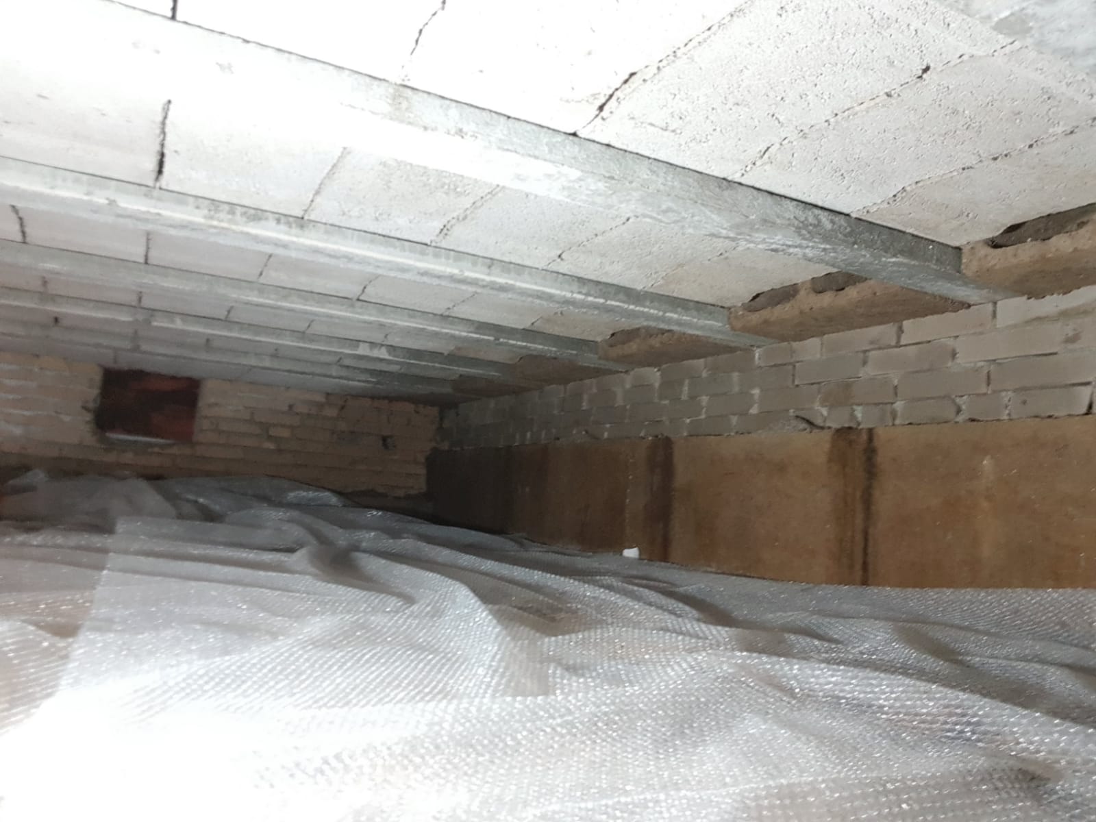 ISOSEL vloerisolatie | Erkend Tonzon vloerisolatiespecialist