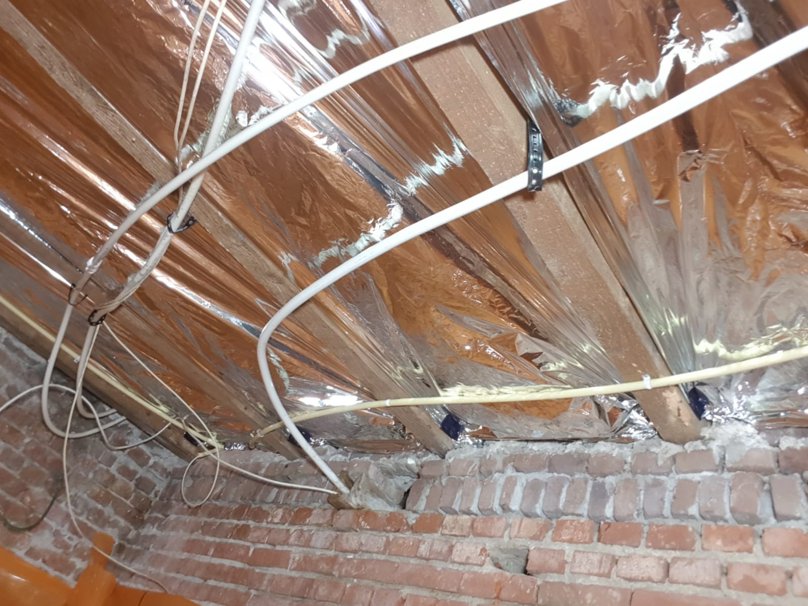 ISOSEL vloerisolatie | Erkend Tonzon vloerisolatiespecialist