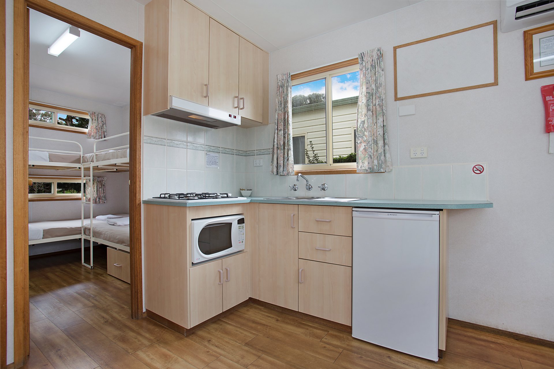 2 Couples Cabin - Two Bedroom - Couplers Cabin | Lake Hamilton Motor ...