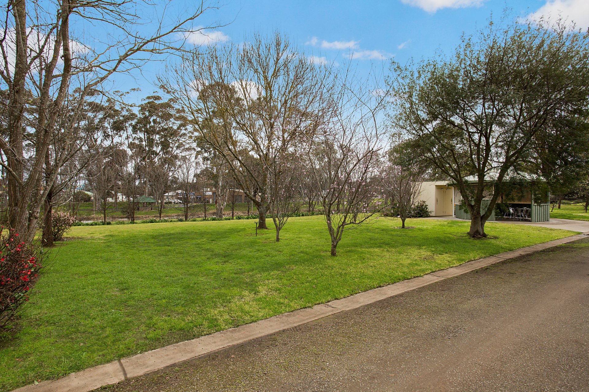 Powered Site | Lake Hamilton Motor Village and Caravan Park