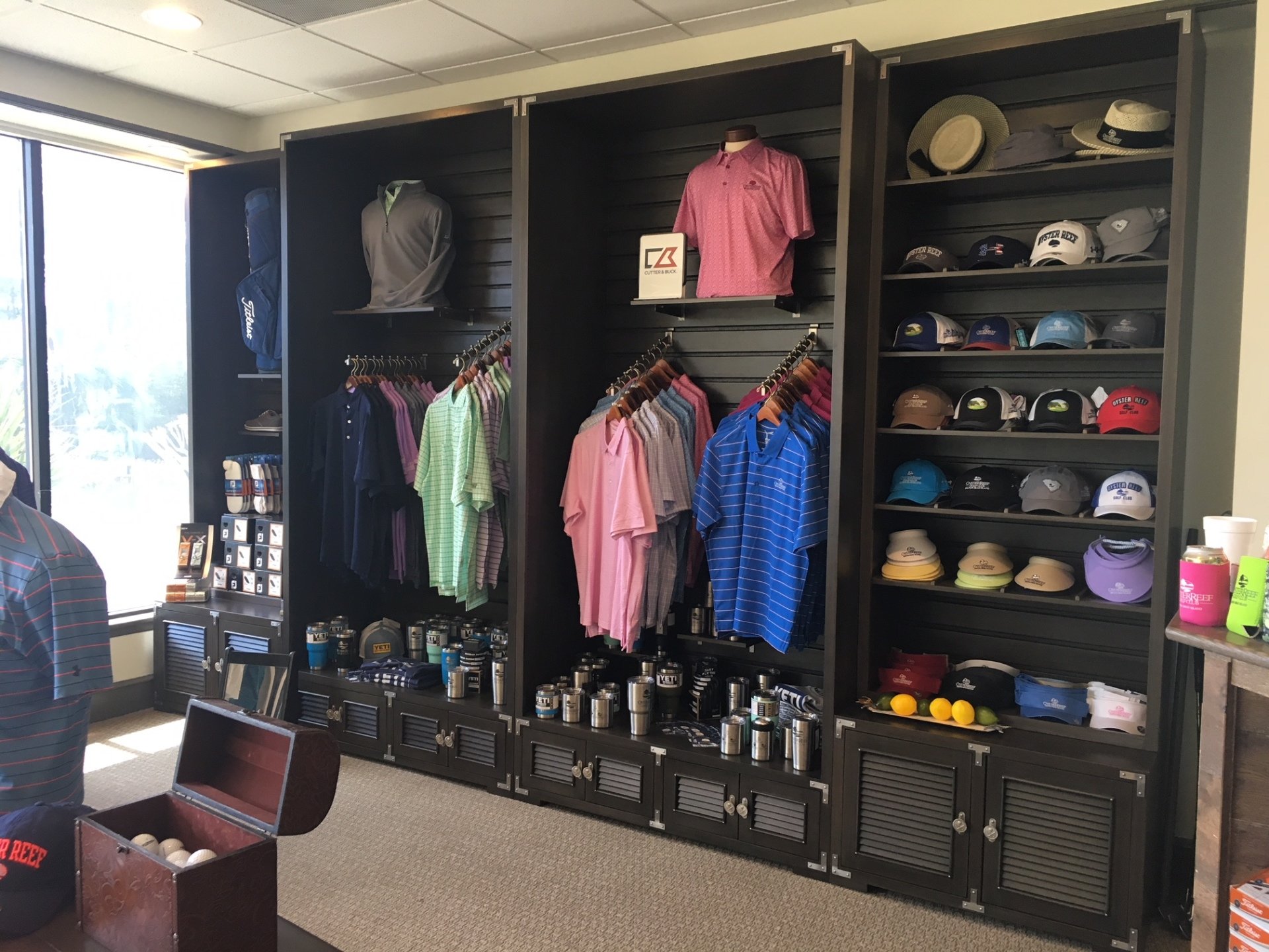 Hampstead Hangbar Display | Bauer International