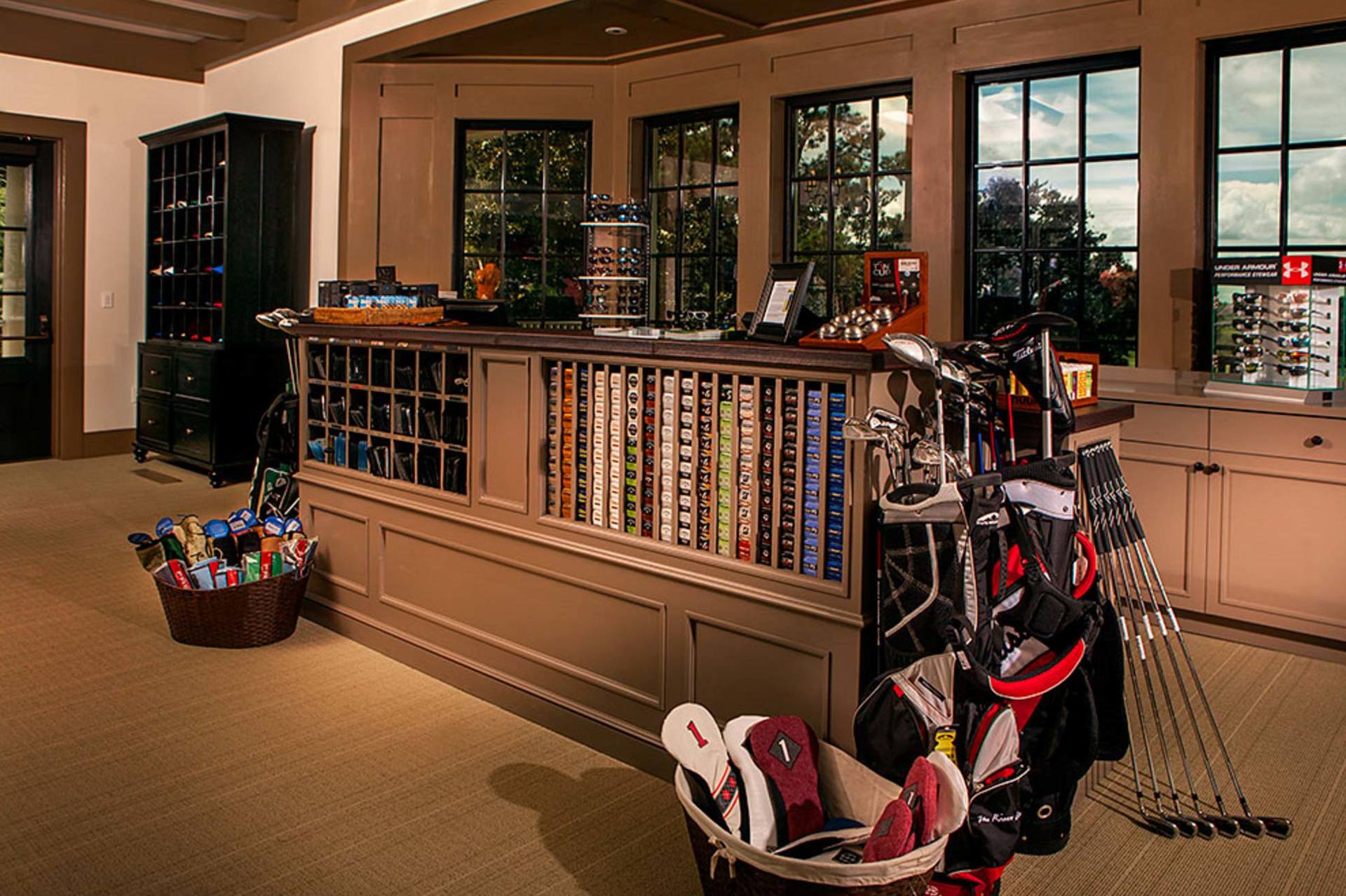 Pro/Golf Shop Display | Charleston, SC | Bauer International