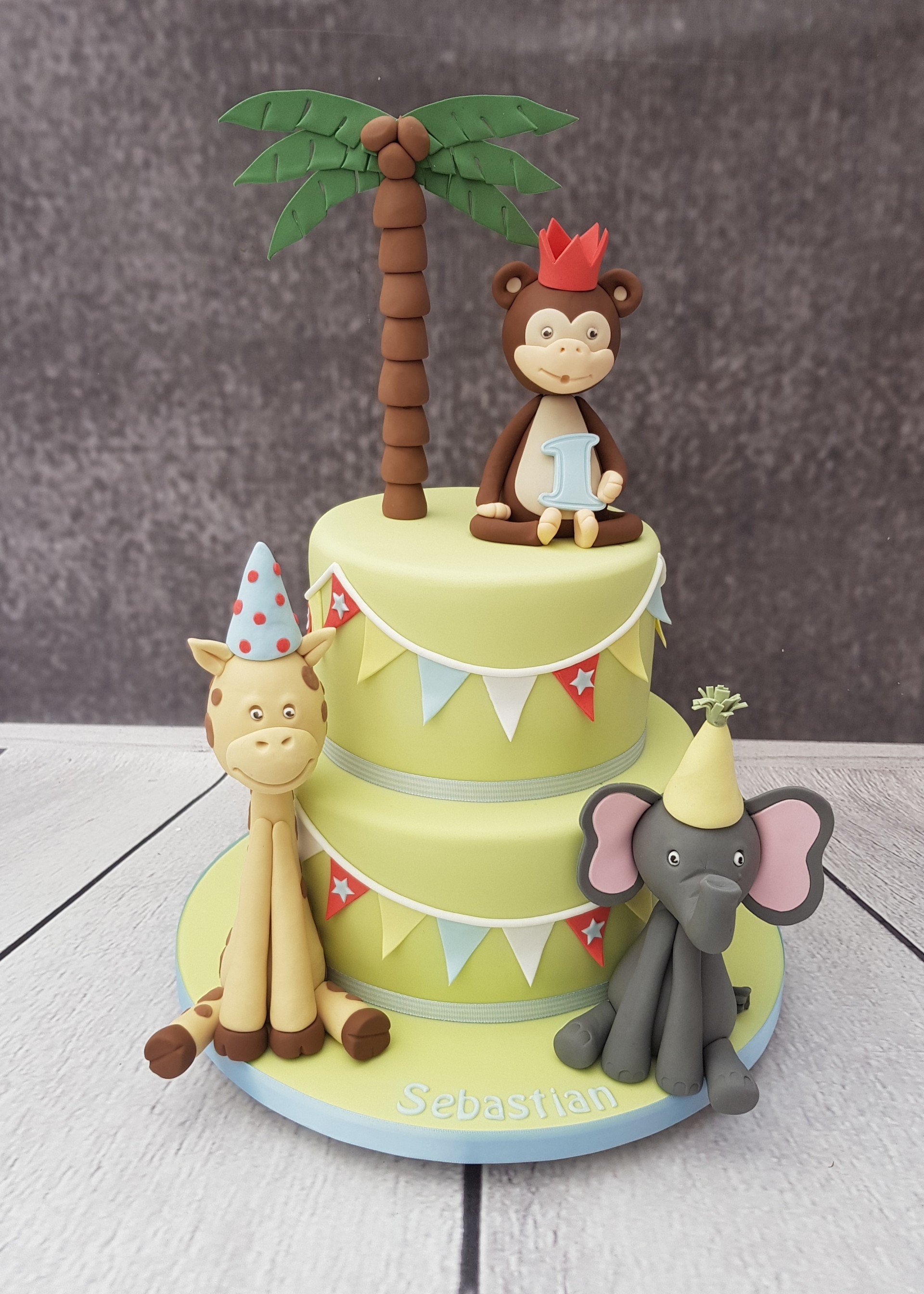 GALLERY: Cakes for Children