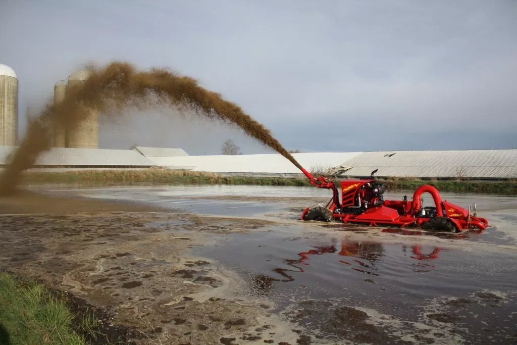 Bambauer Equipment | Nuhn Lagoon Crawler