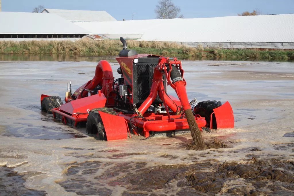 Bambauer Equipment | Nuhn Lagoon Crawler