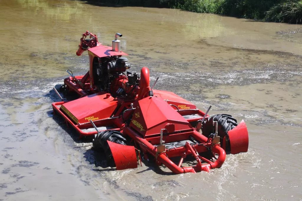 Bambauer Equipment | Nuhn Lagoon Crawler
