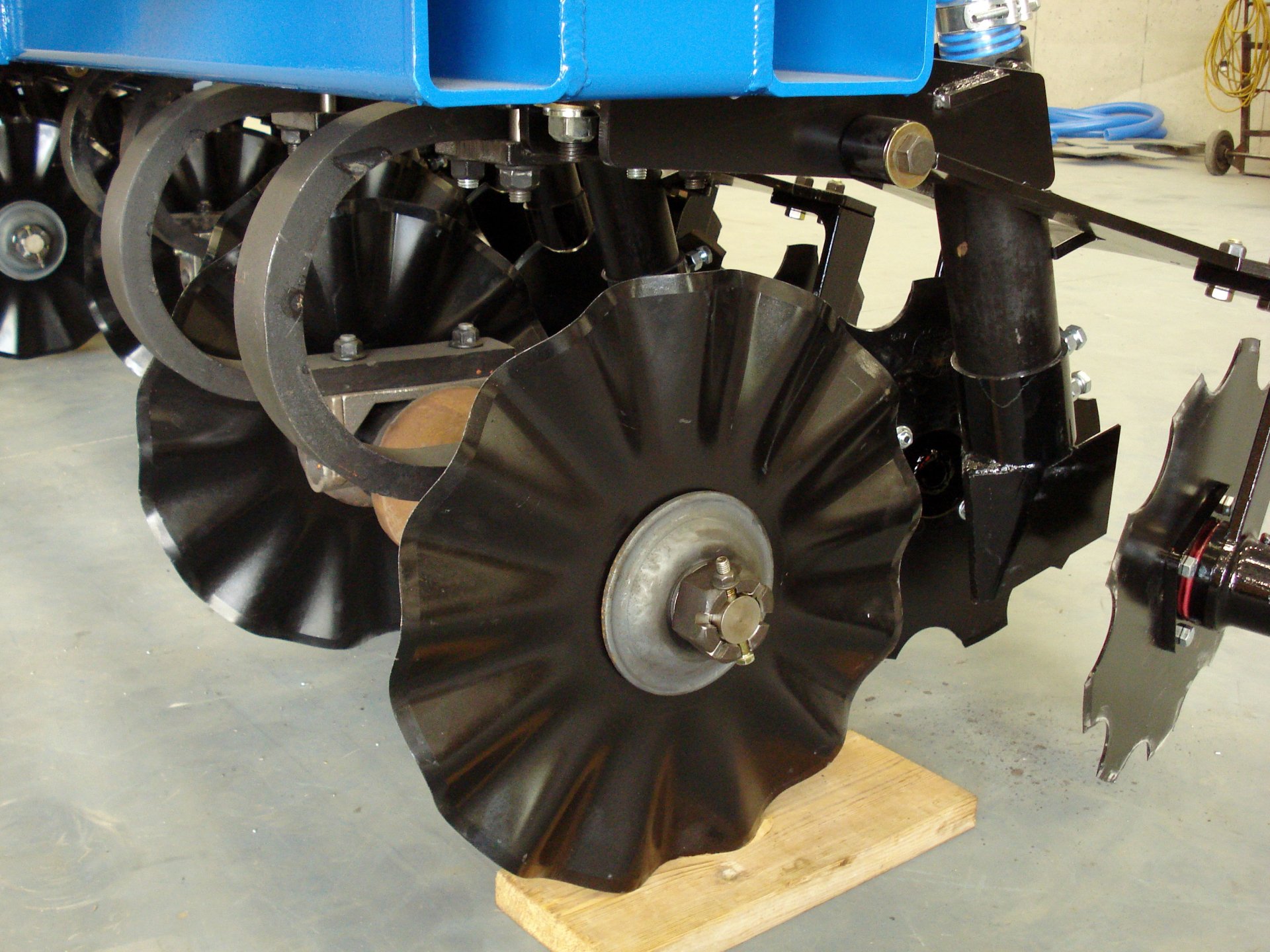 Bambauer Equipment | Coulter-Till Tool Bar