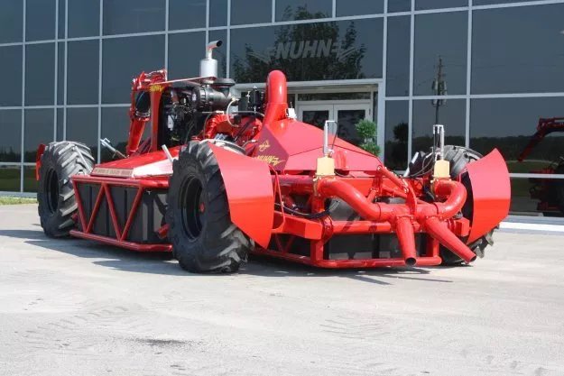 Bambauer Equipment | Nuhn Lagoon Crawler