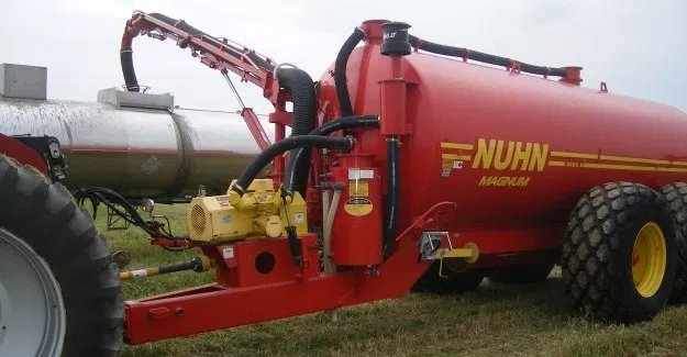 Bambauer Equipment | Nuhn Vacuum Tank Spreader