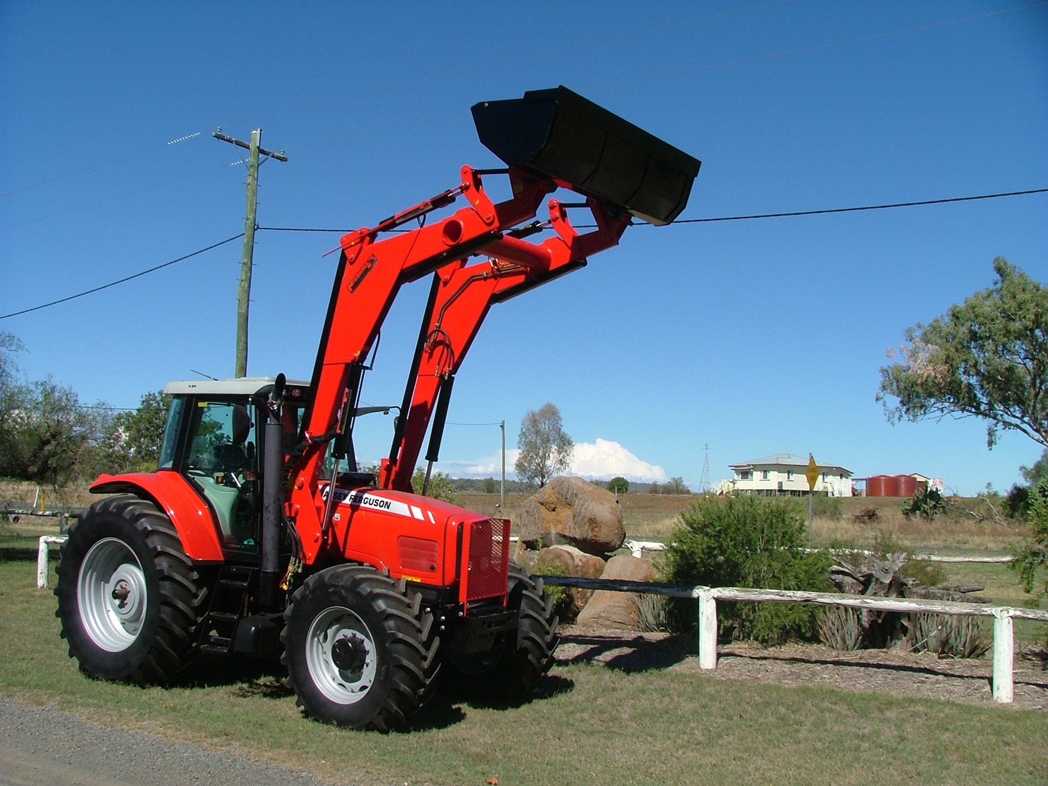 Tractor Front End Loaders & Kits - McCormack Industries