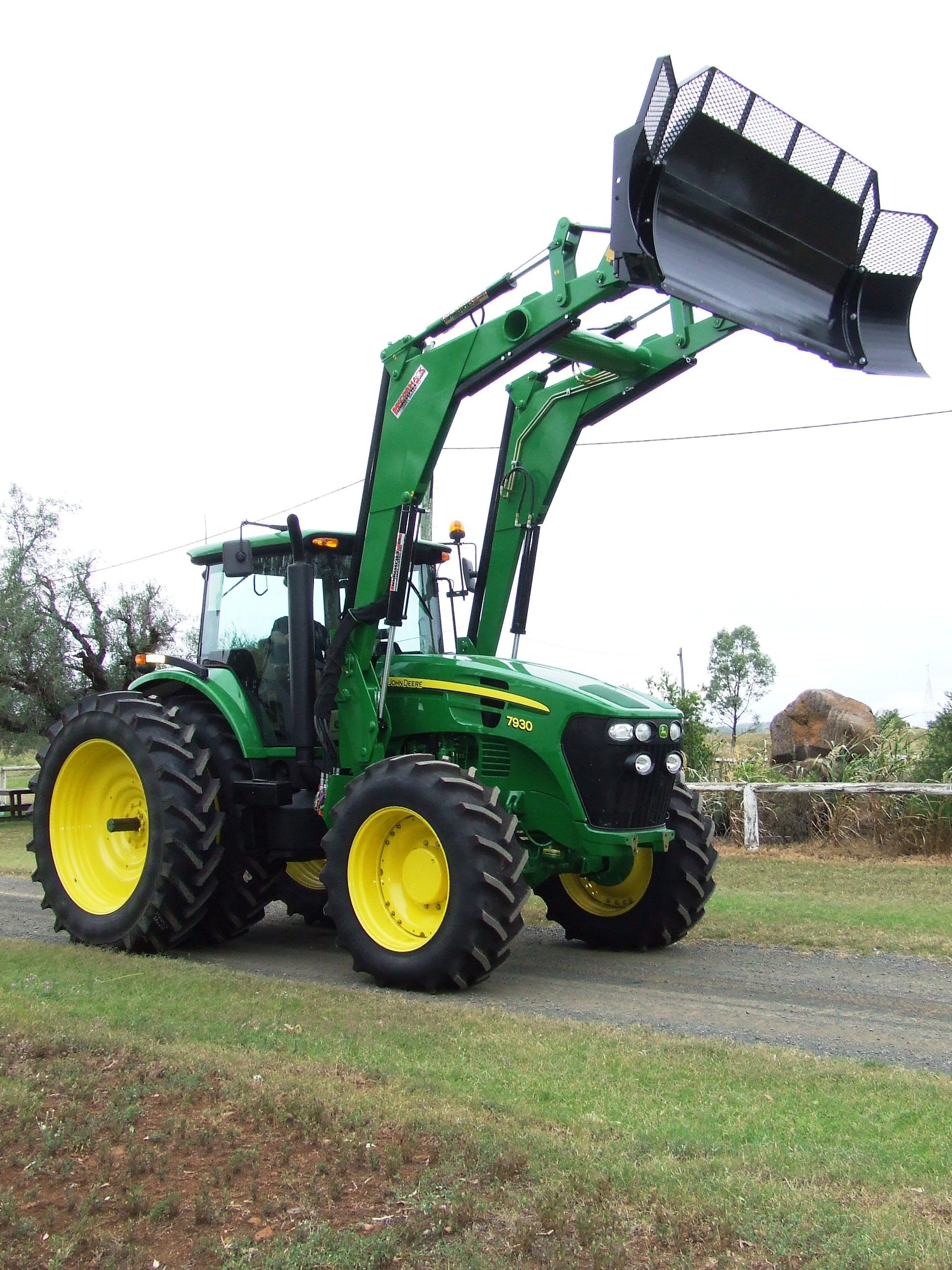 McCormack Industries - Aubigny, QLD - Front-End Loaders