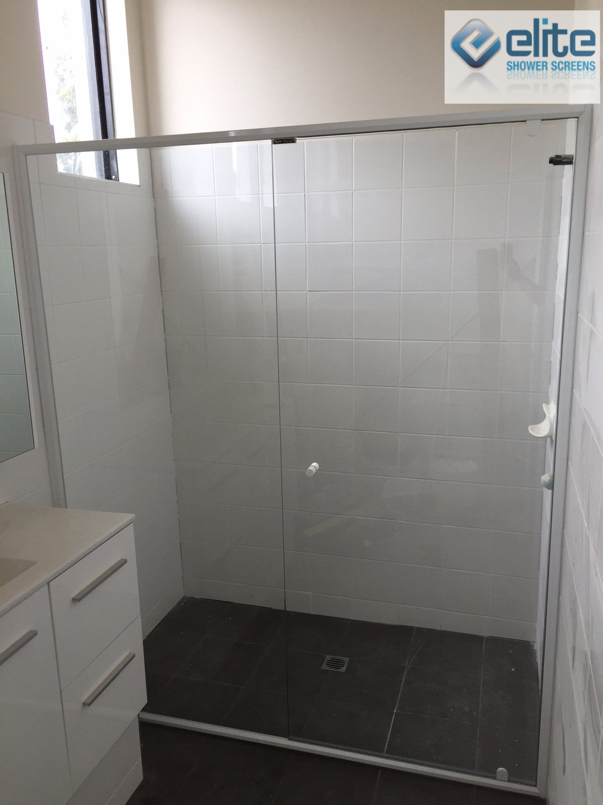 Evolution Semi-Frameless Shower Screens
