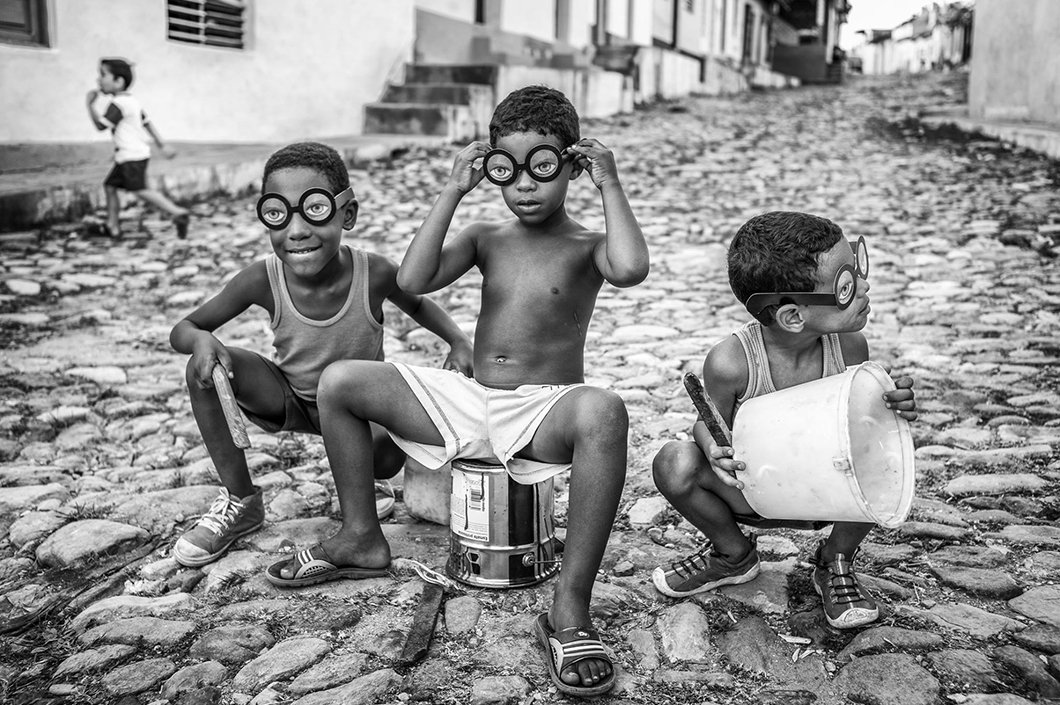 THE LEICA MEET - Facebook's largest Leica user community.