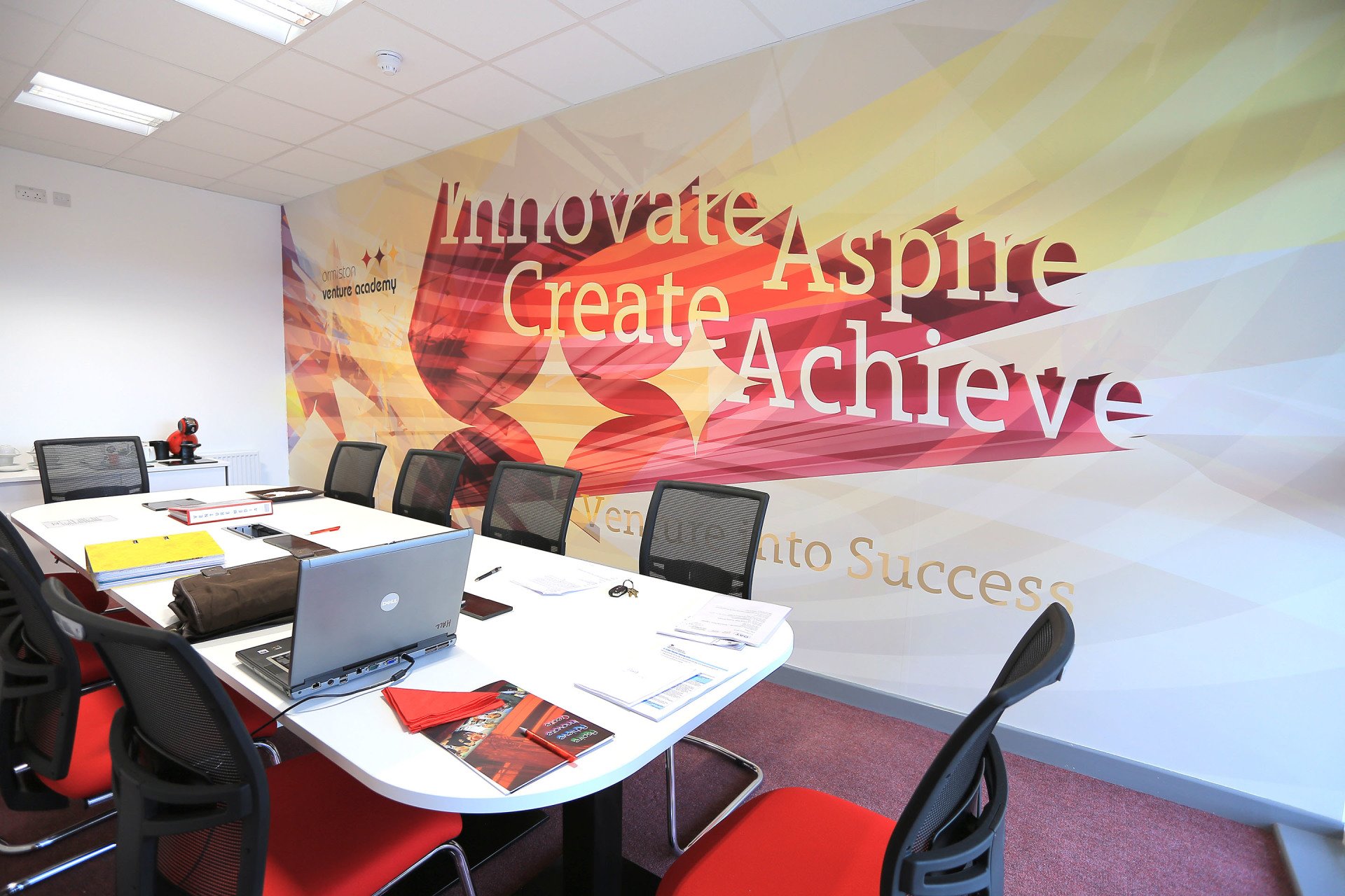 Graphic design, large format printing and feature walls UK: Fusional