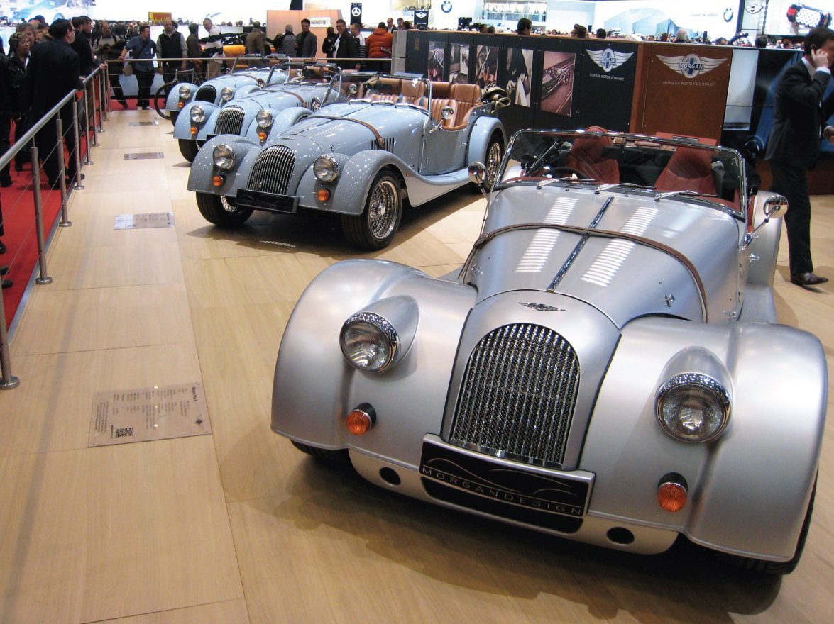 Car Exhibition Floors & Car Display Stand Flooring