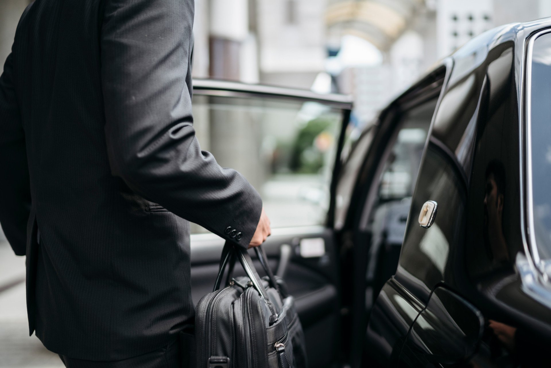 Reliable Taxis in Coventry | Lewis Taxis