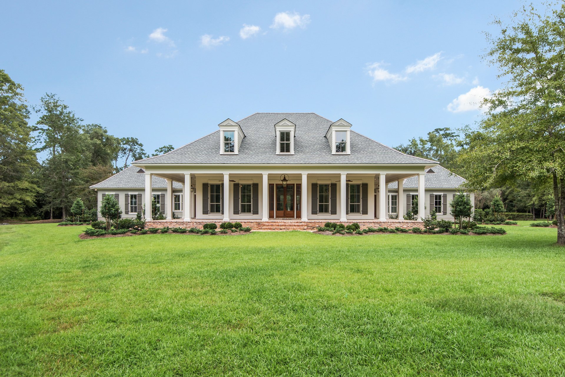 Beautiful Custom Home Designs with Luxury Exterior Features You'll Love