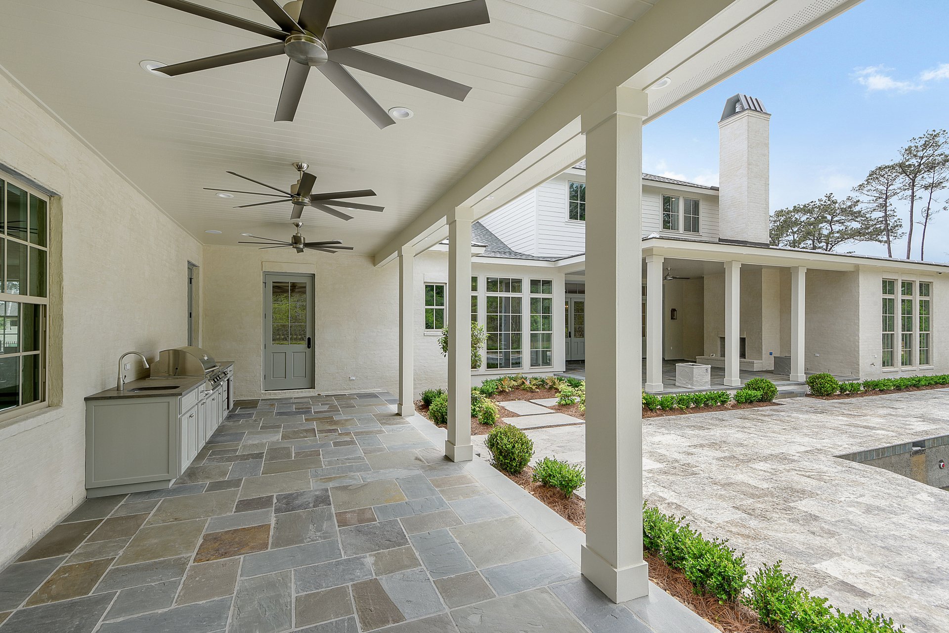 Beautiful Custom Home Designs with Luxury Outdoor Spaces You'll Love