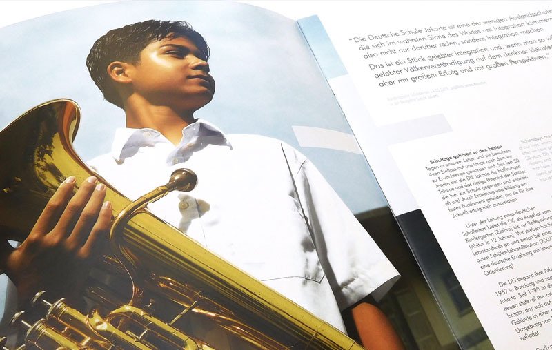 DSJ-successful school brand-building in saturated a market