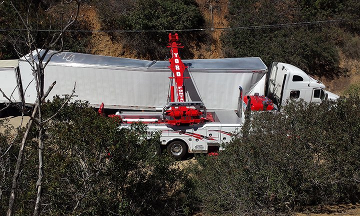 Toro Towing - Inland Empires #1 Semi and Heavy Equipment Tow Company