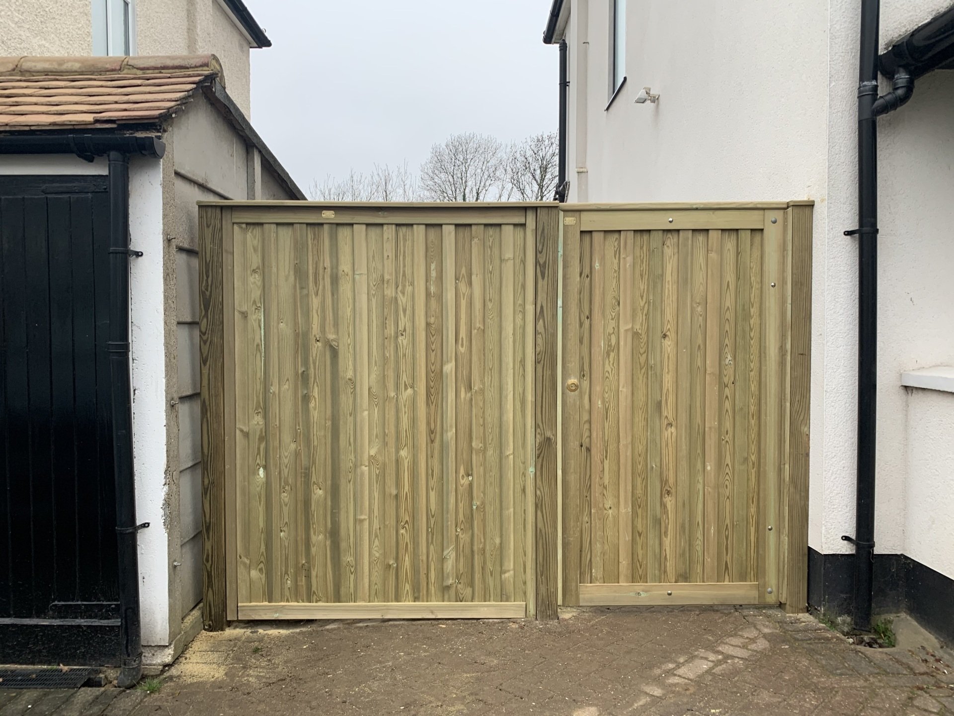 Simply Fences - Fast, Expert Fencing Installation in London