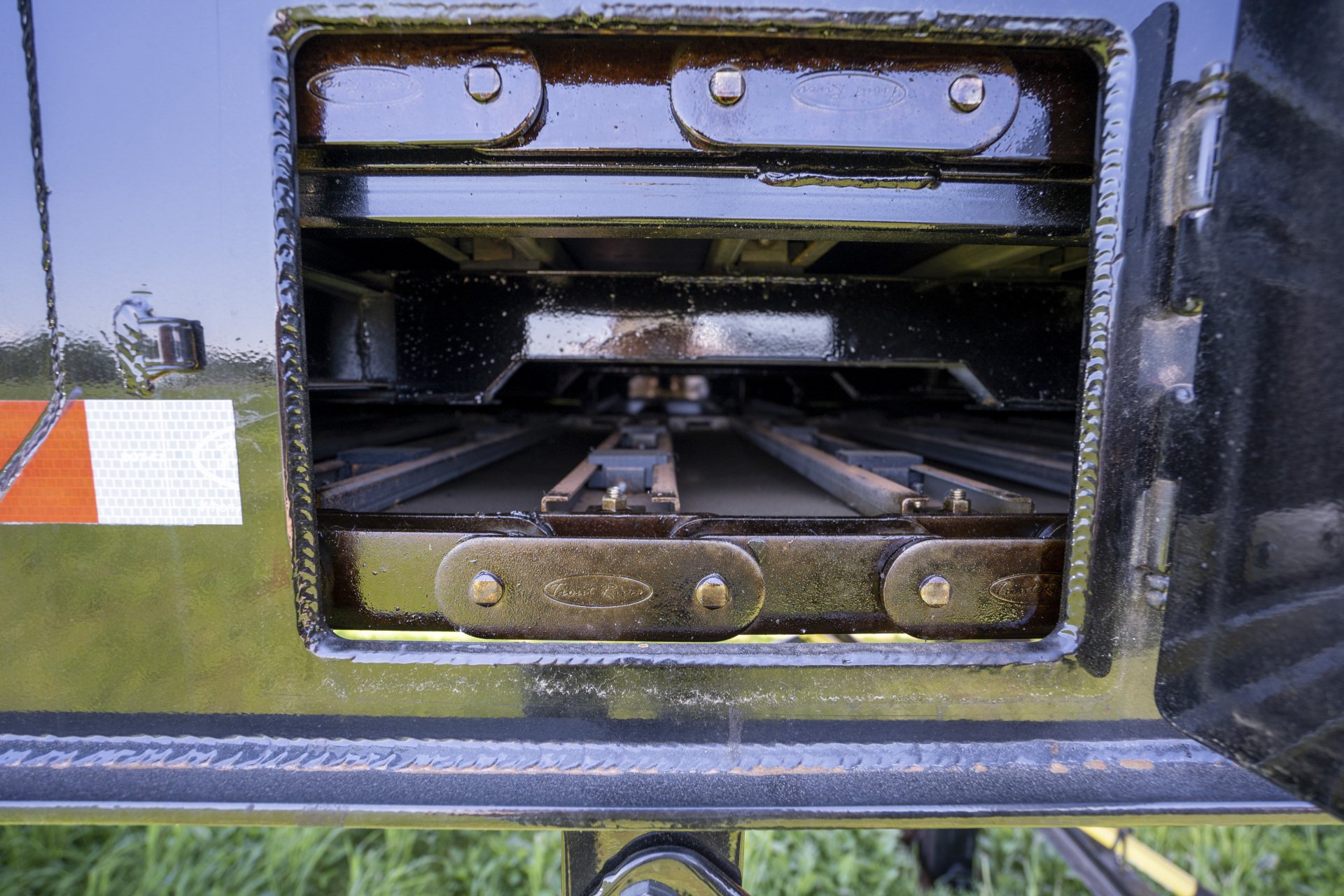 Trout River Industries Live Bottom Trailers