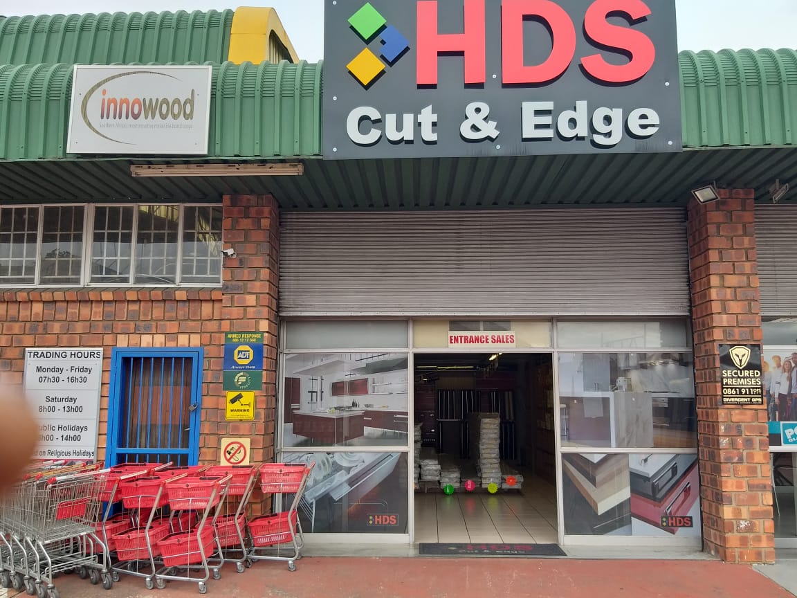 HDS Cut & Edge - Gallery Page - Our Stores & Products In Store!